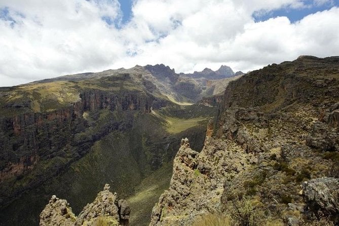 Tour Escalando El Monte Kenia 5 Días Por La Ruta Chogoria | Visita Kenia