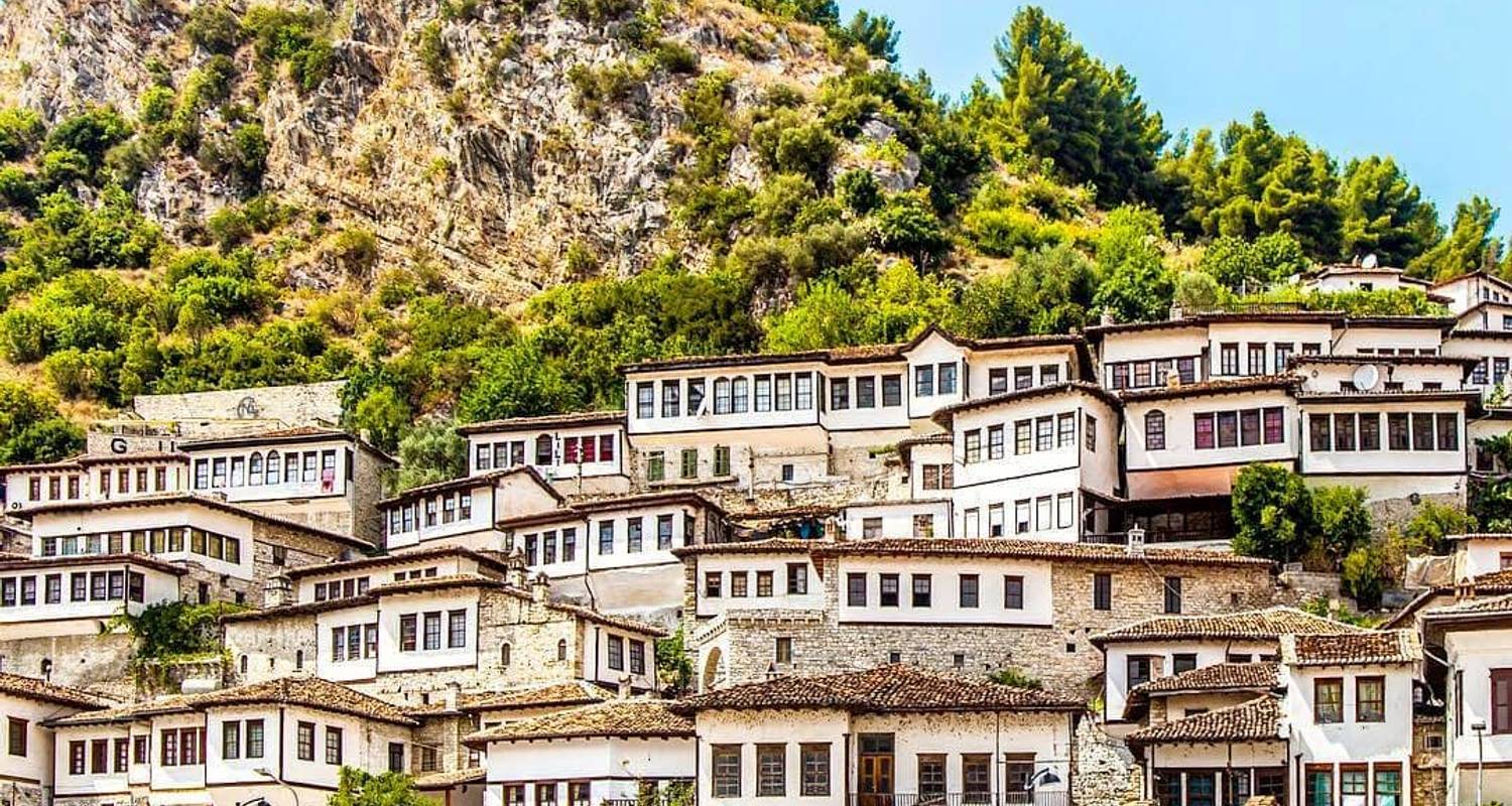 Tour Excursión de un día a Berat a través del lago Belsh desde Ti ...